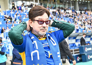 [사진] 아파트 부른 가수 윤수일 - OSEN