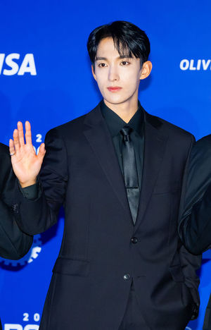 [사진]세븐틴 도겸,'훈훈한 수트핏' - OSEN