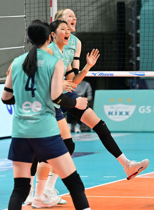 [사진]3세트 승리에 기뻐하는 GS칼텍스 - OSEN