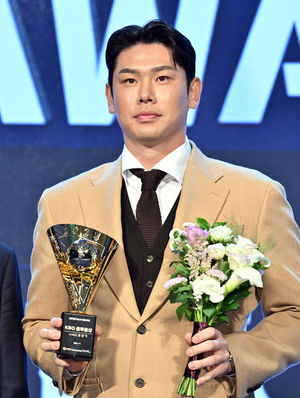 [사진]인간 ABS 홍창기, '출루율상 수상' - OSEN