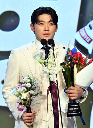 [사진]MVP 수상한 KIA 김도영 - OSEN