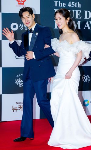 [사진]이제훈-한지민,'빛나는 청룡의 새MC' - OSEN