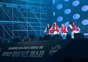 [사진]아일릿,'KIA V12 페스타 축하공연' - OSEN