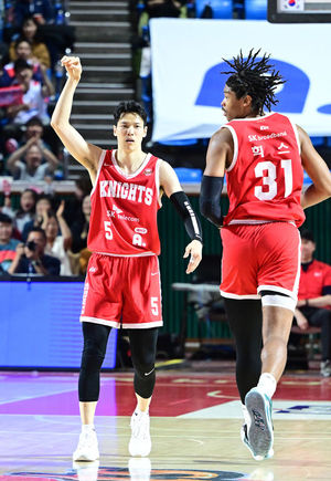 [사진]SK 김선형, '던지면 다 들어가' - OSEN