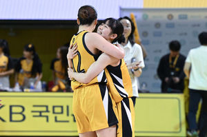 '강이슬 7분 뛰고 이겼다' KB스타즈, 신한은행 꺾고 4연패 탈출...나가타·허예은 '원투펀치' 활약 - OSEN