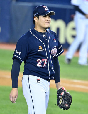 36세 FA 필승조 인기 뜨겁다…두산과 두 차례 만남+복수 구단 영입전 가세 ‘사실상 3파전 구도’ - OSEN