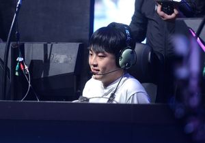 [KeSPA컵] DK, 천적 젠지 풀세트 접전 끝에 꺾고 결승 진출 - OSEN