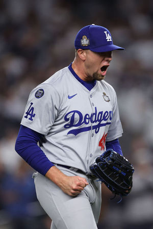 소토는 메츠 갔지만…WS 우승은 다저스? FA 외야수 잡고 우승 공신 불펜 남겼다 '2년 2200만 달러' - OSEN