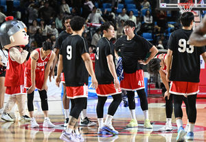 [사진]SK, 홈에서 첫 패배 - OSEN