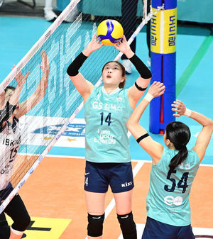 [사진]GS칼텍스 세터 김지원, '상대 속여볼까' - OSEN