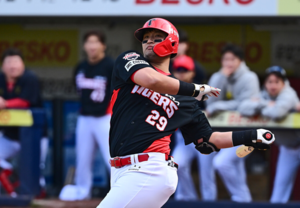 마캠 자청, 100G+300타석 목표 삼았는데... ML 88홈런 외인 계약, 24살 거포 1루수 어쩌나 - OSEN