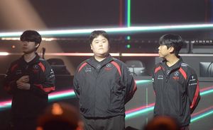 [PGC] T1, 교전 지향 적극성 앞세워 1일차 전반부 ‘파란’…중간 순위 3위 - OSEN