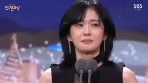 '대상' 장나라 "♥정하철 촬영감독, 많이 사랑해요" 눈물의 소감[2024 SBS 연기대상] - OSEN