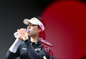 [사진]LPGA 도전 선언한 윤이나, '감출 수 없는 긴장감' - OSEN