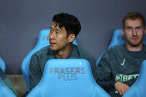 "나이 든 SON이 자리 내줘야" 손흥민, 노팅엄전 벤치 앉나...'2001년생' 존슨이 대신 선발 전망 - OSEN