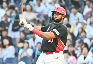 ‘3할1푼-26홈런-97타점’ 외인 버렸다…ML 88홈런 타자, 37% 삼진율 괜찮을까 - OSEN