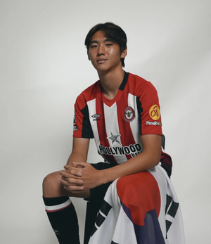 "EPL 데뷔 꼭 하겠다" 약속했던 김지수, 꿈 이뤘다... 한국 선수 최연소로 그라운드 밟아 - OSEN