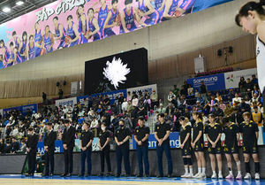 [사진]WKBL,'무안공항 사고 희생자 추모 묵념' - OSEN