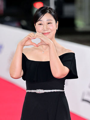 '탄광촌 출신 고백' 라미란, 이젠 글로벌 "슈퍼스타"로 ('텐트밖5') - OSEN