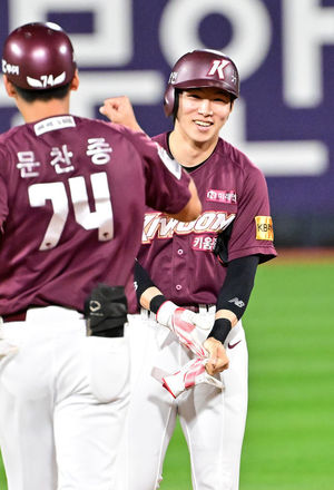 “김혜성 가세→럭스 방출될 수도” 美전망…‘323억 ML행’ 김혜성, 예상 뒤엎고 다저스 주전 꿰차나 - OSEN