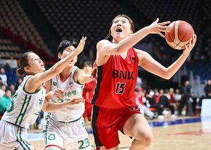 [사진] 박성진, 수비도 포기한 골밑슛 - OSEN