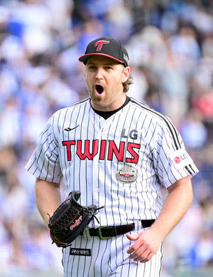 13승 올리고 재계약 실패라니…ML 콜업되면 130만 달러, 한국 있을 때보다 더 번다 - OSEN