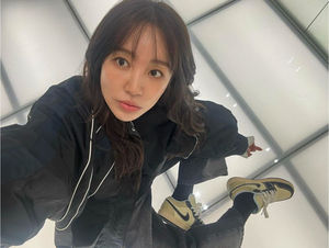 '40대' 윤은혜, 연말 무대 뒤집어 놓더니···SNS 미모도 뒤집었다 - OSEN