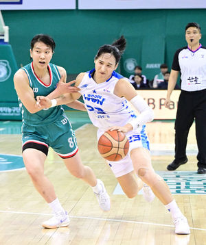 [사진]김단비, '막아도 소용없다' - OSEN