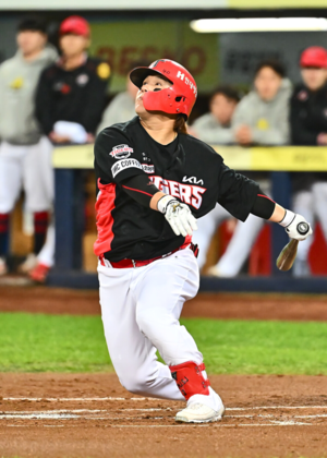 2번이든 7번이든 꽃놀이패...무결점 3할 KS MVP, 우승 타선의 보물이다 - OSEN