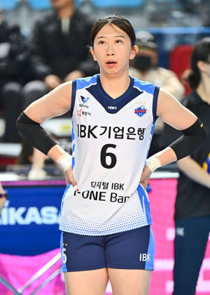 패패패패 IBK 어쩌나, 갈 길 바쁜데 천신통마저 부상 결장…“아킬레스건 안 좋아, 부상 길어질 수도” [오!쎈 인천] - OSEN