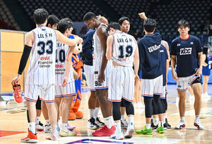 [사진] 부산 KCC, 뉴 타이베이 킹스에 87-104로 완패 - OSEN