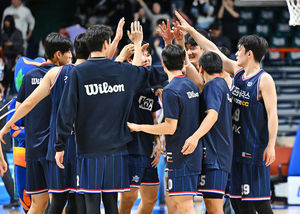 [사진] 거듭된 역전 짜릿한 승리 가져온 KCC - OSEN