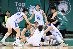 [사진]고립된 양인영 - OSEN