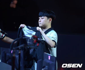 [LCK] ‘장로 그룹 수장’ DK, 브리온 꺾고 그룹 배틀 5전 전승 - OSEN