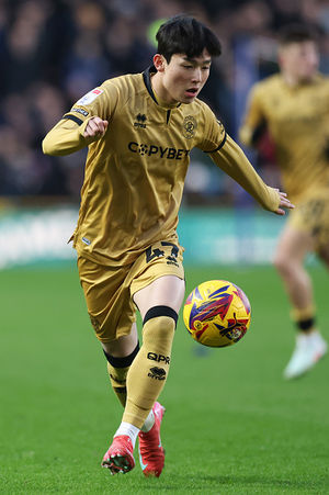 ‘양민혁 벌써 QPR 완벽하게 적응했네?’ 동료 아들에게 훈훈한 장난감 선물 - OSEN