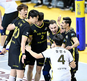 [사진]KB손해보험, '1세트부터 뜨거운 기세' - OSEN