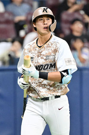 ML도 탐냈던 9억팔의 타자 전향, AG 도전은 무리라고 봤나…군 입대 결심→상무 1차 합격하다 - OSEN