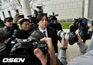 “뻔뻔하고 거짓말하고 훔쳤다” 도박빚에 246억 빼돌린 오타니 前통역, 징역 4년9개월+261억 배상 선고…출소 후 추방 전망 - OSEN