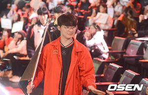 [LCK] T1, ‘스매시-케리아’ 쌍끌이 활약에 농심 2-0 완파…PO 진출(종합) - OSEN