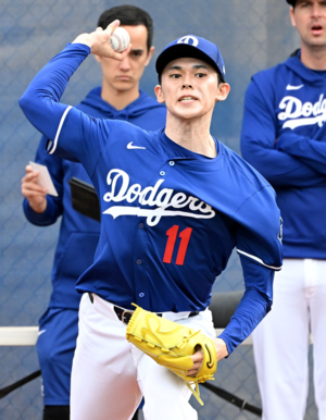 퍼펙트 괴물투수 첫 라이브 153km, 1피안타 2K 쾌투...日언론 "충격적 데뷔" - OSEN