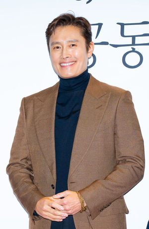 [단독] "많은 사람들이 알아야" 이병헌, '오겜2'→'JSA' 경사 속 '짠한형' 뜬다 [종합] - OSEN