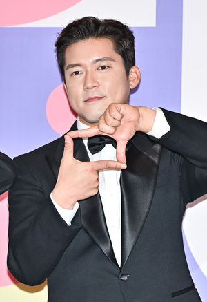 'MBC 퇴사' 김대호, MC몽 손잡았다..원헌드레드와 전속계약[공식] - OSEN