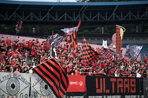 “팬들의 열기로 추위 녹인다!” 부천FC1995, 지역사회와 함께하는 풍성한 개막전 - OSEN