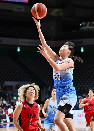 신한은행, BNK썸 대파하고 시즌 마무리...전 구단 상대 승리 달성 - OSEN