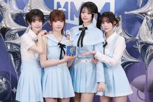 QWER, 대상 포함 3관왕 됐다.."바위게와 기쁨 나누고파" - OSEN