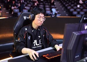 MVP ‘제우스’ 최우제,”배워가자는 마음으로 임한 LCK컵, 우승까지 해 행복” - OSEN