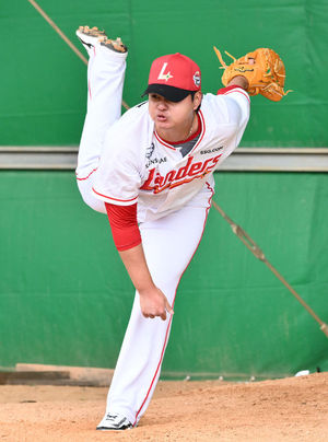 [사진]김민, '이제는 SSG' - OSEN