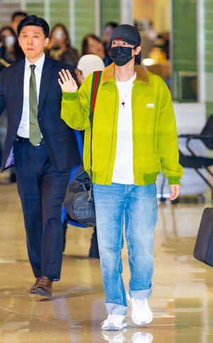 [사진]BTS 진,'아미들! 기다렸죠?' - OSEN