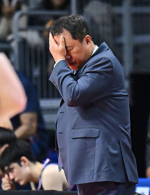 '디펜딩 챔피언이 어쩌다' KCC, 충격 9연패...KT에 와르르→6강 PO도 빨간불 - OSEN