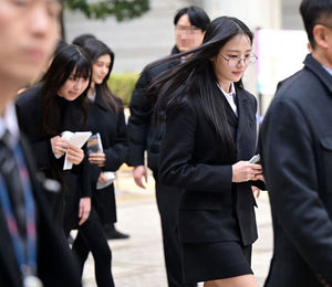 [사진]'어도어 가처분 신청' 첫 심문기일 마친 뉴진스(NJZ), '입장표명 마치고' - OSEN